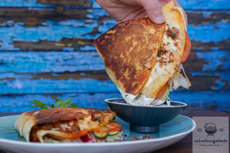 Lahmacun Wrap mit Balkankäse – schnellmalgekocht